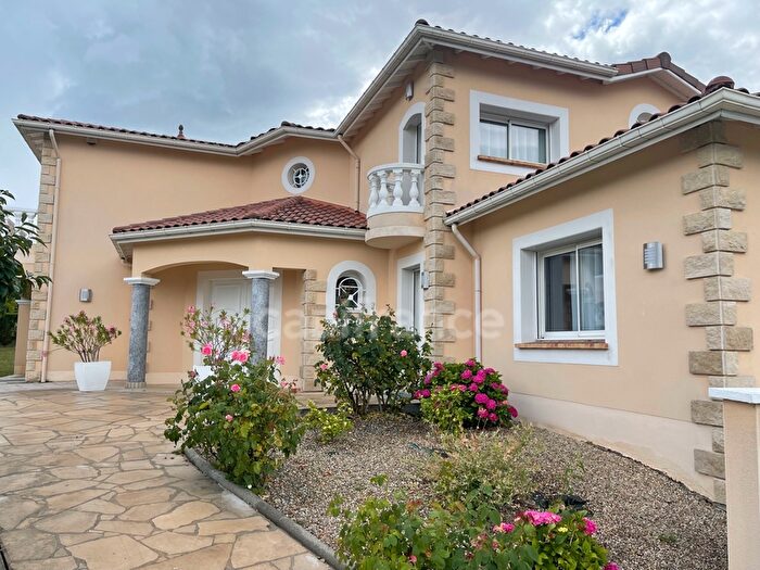 Maisons à vendre et appartements à louer - 1