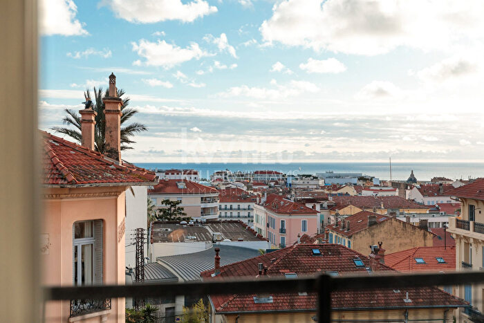 Cannes, Prado, République : Appartement 4 pièces à vendre