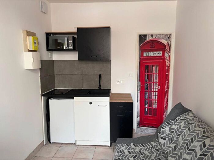Appartement à louer - Carrieres Bacquin, Dijon - 1 pièce