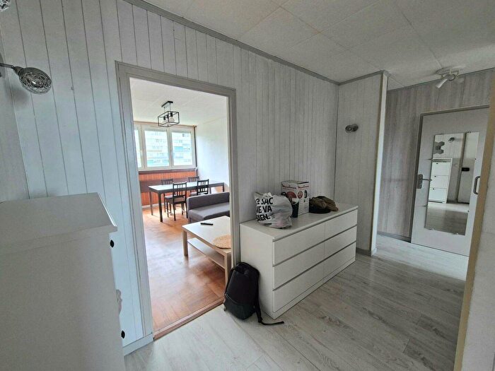 Appartement 4 pièces à La Métare Le Portail Rouge, Saint-Étienne, à louer