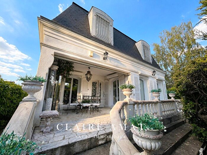 Maison 7 pièces à vendre - Fontenay-le-Fleury, Sables, Démènerie