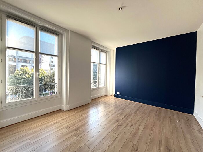 Appartement à louer - Limoges, Centre-ville, Hôtel de Ville, Emailleurs - 3 pièces - 2 chambres