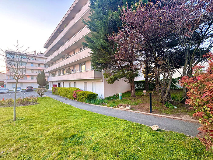 Appartement 1 pièce à vendre à Neuilly-sur-Marne, Carnot, République
