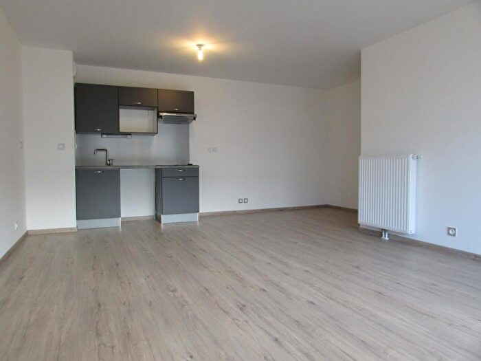 Appartement à louer - Chartres-de-Bretagne - 3 pièces - 2 chambres