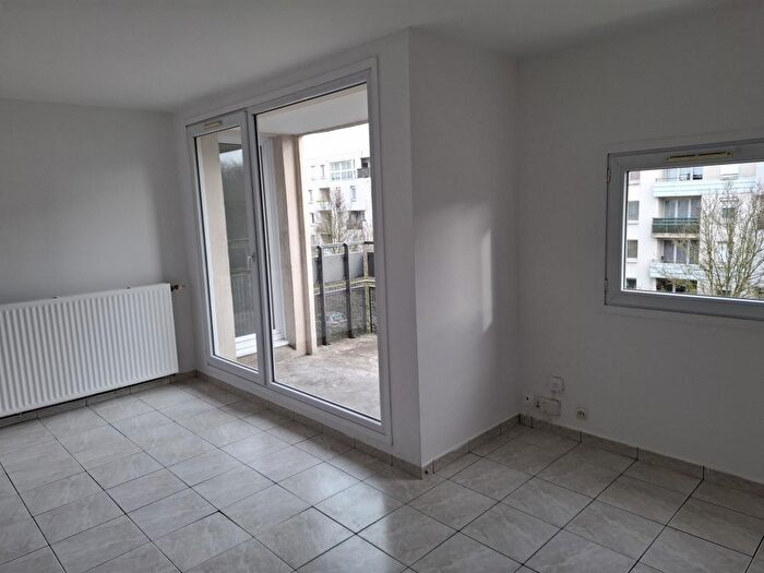 Appartement à vendre - Lognes, Mandinet Nord, Tour dAuvergne - 3 pièces - 2 chambres
