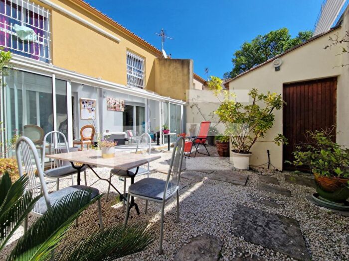 Maison à vendre - Nîmes, Jean Jaurès - 5 pièces - 4 chambres