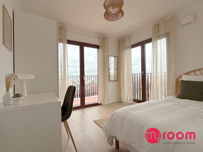 Appartement à louer - Saint-Denis, Pleyel - 5 pièces - 4 chambres