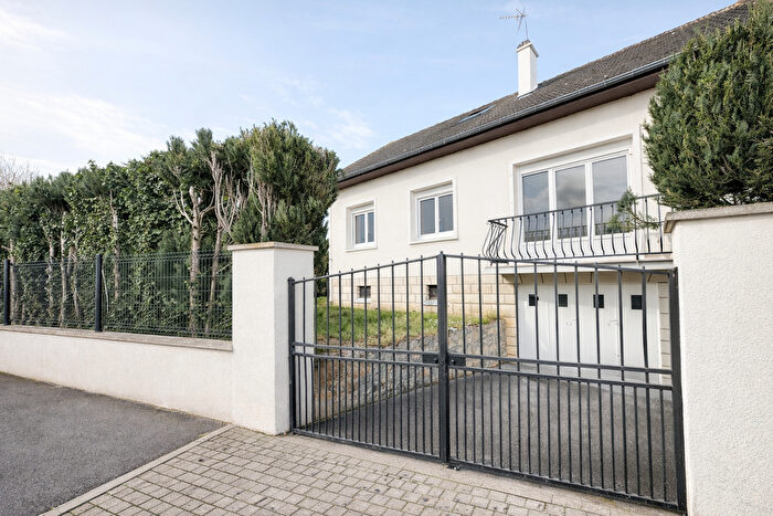 Maison à vendre - Chamant - 5 pièces - 4 chambres