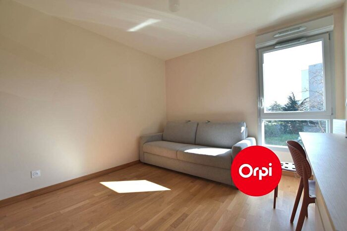 Appartement à louer - Revaison, Saint-Priest - 1 pièce