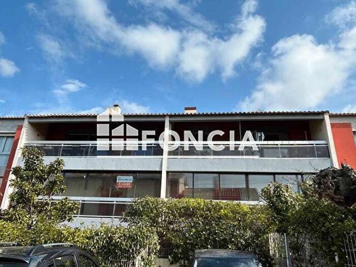 Appartement à louer - Sainte Anne, Marseille ème arrondissement - 4 pièces - 3 chambres