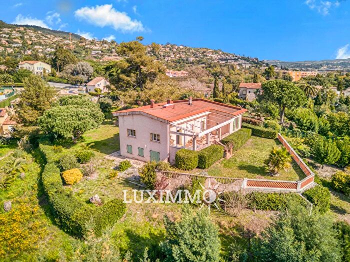 Maison à vendre - Mandelieu-la-Napoule, Minelle - 8 pièces - 5 chambres