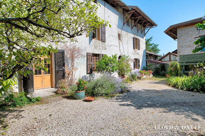 Maison 9 pièces à Sainte-Marie-d'Alloix, à vendre