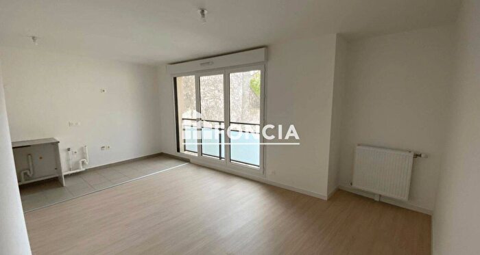 Saint Michel Est, Étampes : Appartement 3 pièces à louer