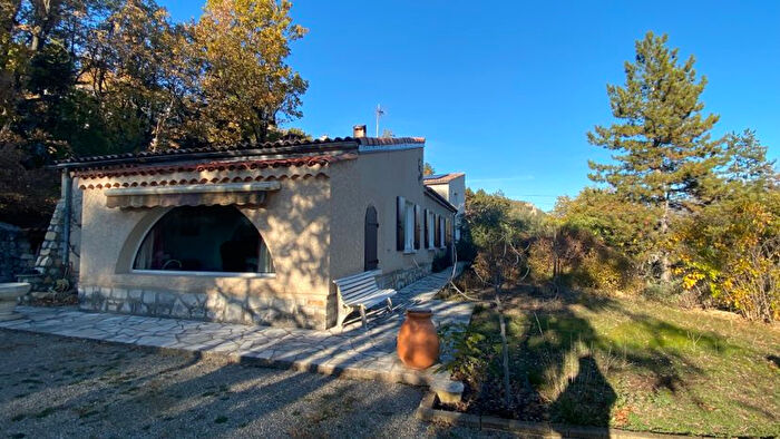 Maison à louer - Château-Arnoux-Saint-Auban - 6 pièces - 3 chambres