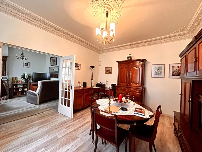 Maison à vendre - Romorantin-Lanthenay, Centre-ville - 5 pièces - 3 chambres