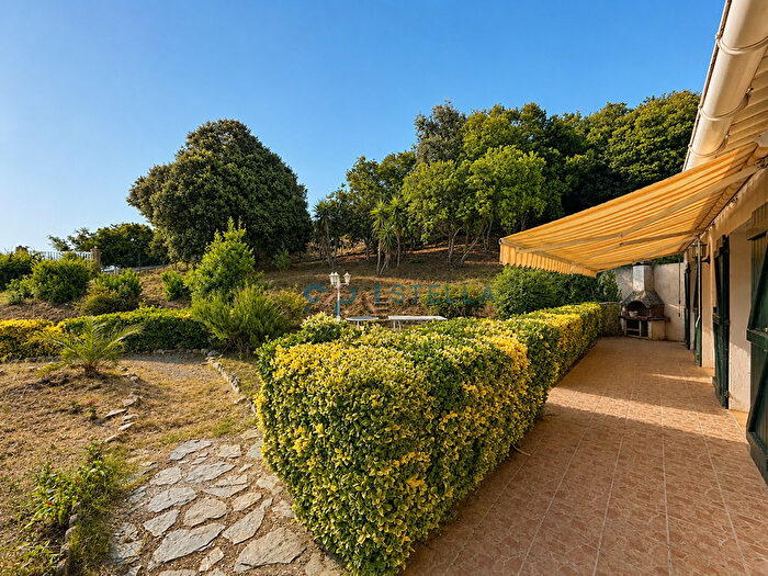 Maison 5 pièces à Alata, à vendre