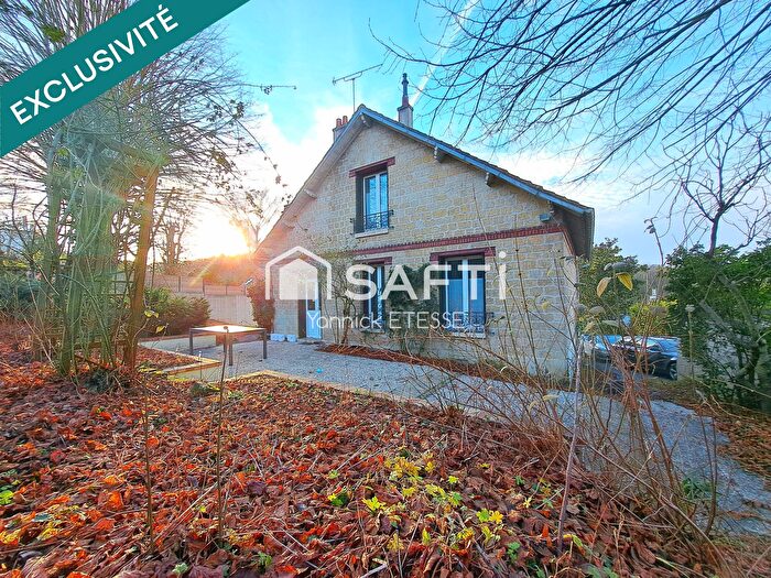 Maison à vendre - Viarmes - 6 pièces - 4 chambres