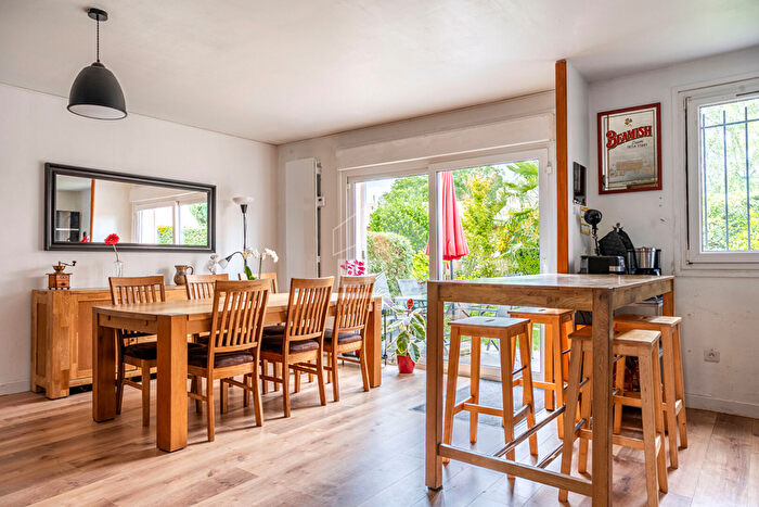Villeneuve-d'Ascq, Pres, Flers Bourg, Château : Appartement 9 pièces à vendre