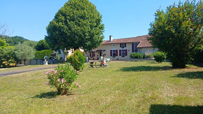 Maison à vendre - Saint-Laurent-de-Belzagot - 7 pièces - 4 chambres