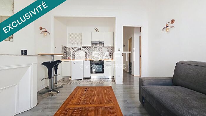 Appartement à vendre - Marseille e , La Joliette - 3 pièces - 2 chambres