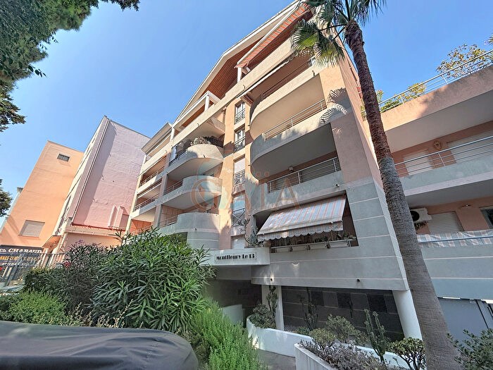 Cannes, Californie Pezou : Appartement 2 pièces à vendre