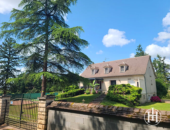 Maison à vendre - Saint-Pierre-les-Étieux - 8 pièces - 5 chambres