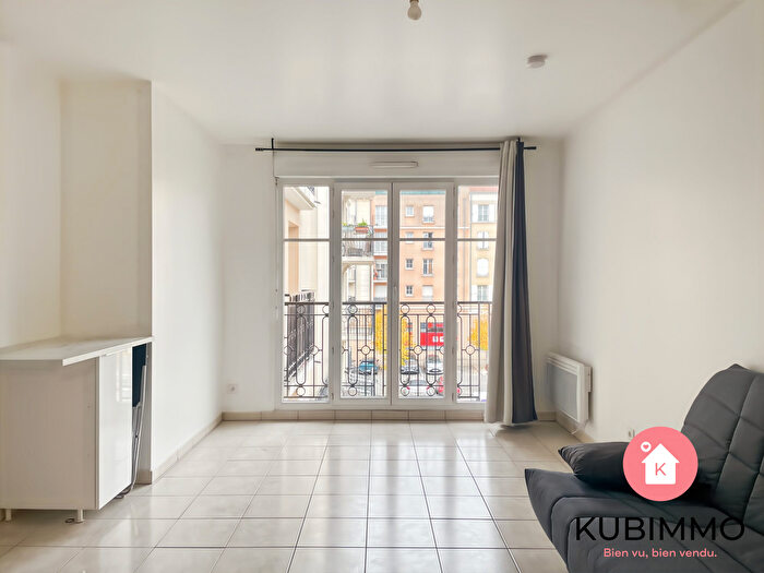 Appartement à louer - Bussy-Saint-Georges, Violennes, Village - 1 pièce