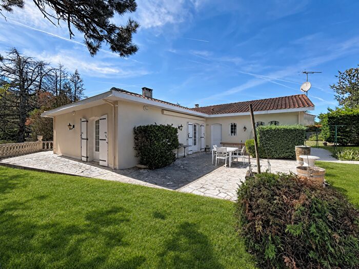 Magnac-sur-Touvre : Maison 6 pièces à vendre