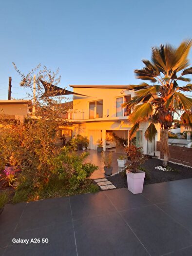 Maison à vendre - Saint-Louis - 5 pièces - 4 chambres