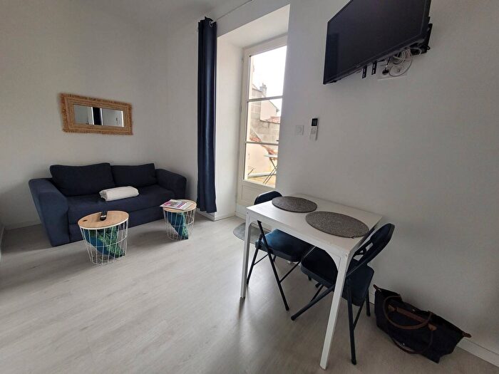 Saint-Jean-dAngély - Appartement 2 pièces à louer