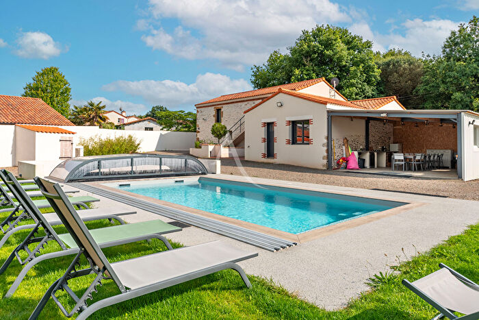 Maison à vendre - Talmont-Saint-Hilaire - 6 pièces - 5 chambres