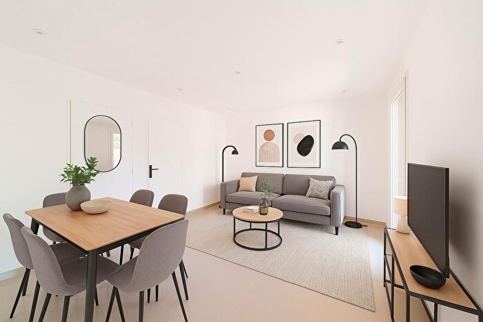 Appartement à vendre - Roquefort-la-Bédoule - 3 pièces - 2 chambres