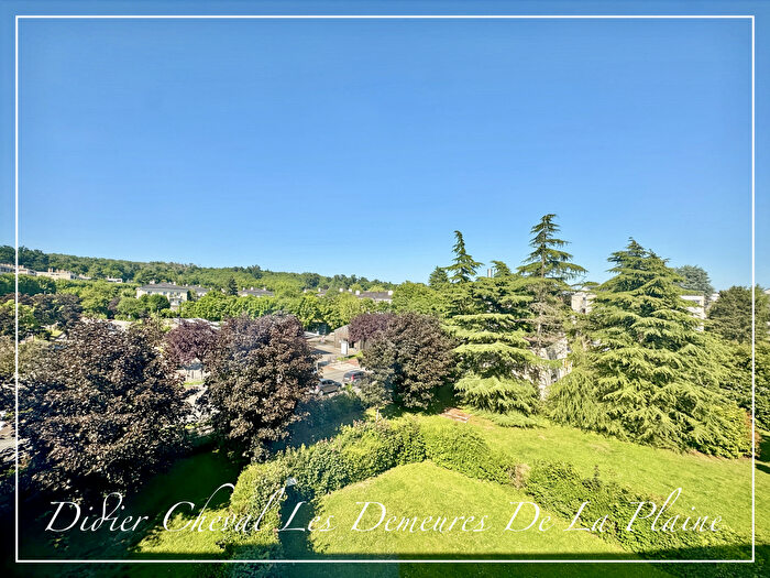 Noisy-le-Roi : Appartement 6 pièces à vendre