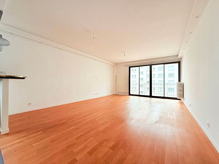 Appartement à louer - Val dOr, Saint-Cloud - 3 pièces - 2 chambres