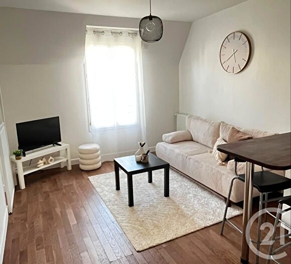 Villiers-sur-Marne, Centre-ville : Appartement 2 pièces à louer