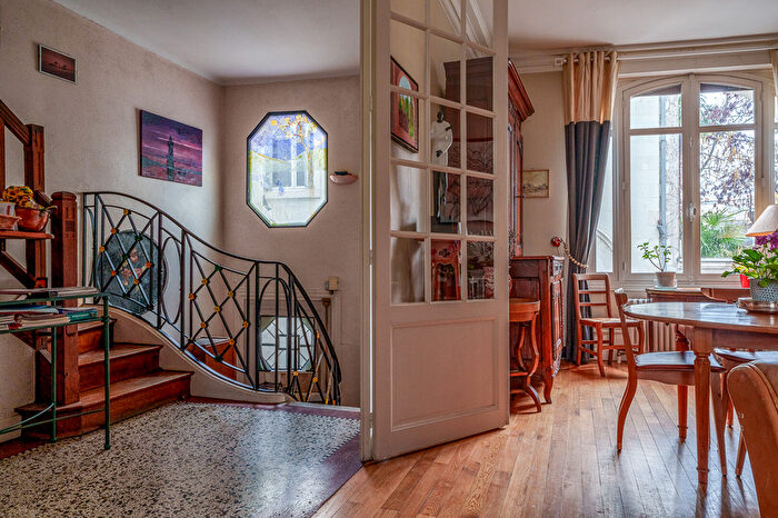 Maison à vendre - Tours, Centre-ville - 7 pièces - 6 chambres