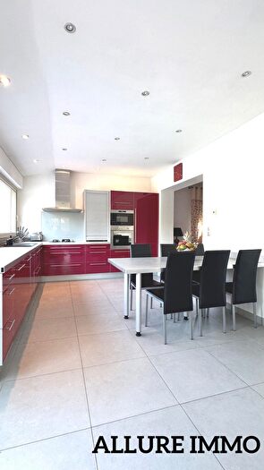 Maison à vendre - Brive-la-Gaillarde, Le Rocher Coupé, Breuil, Malecroix - 10 pièces - 6 chambres