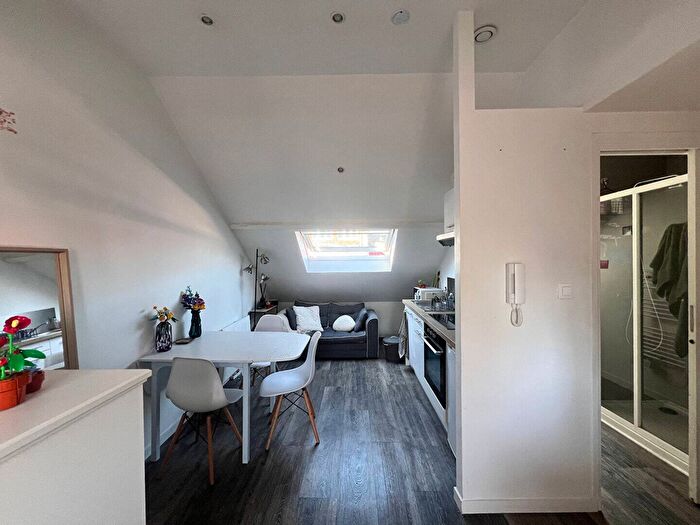 Wazemmes, Lille : Appartement 1 pièce à louer