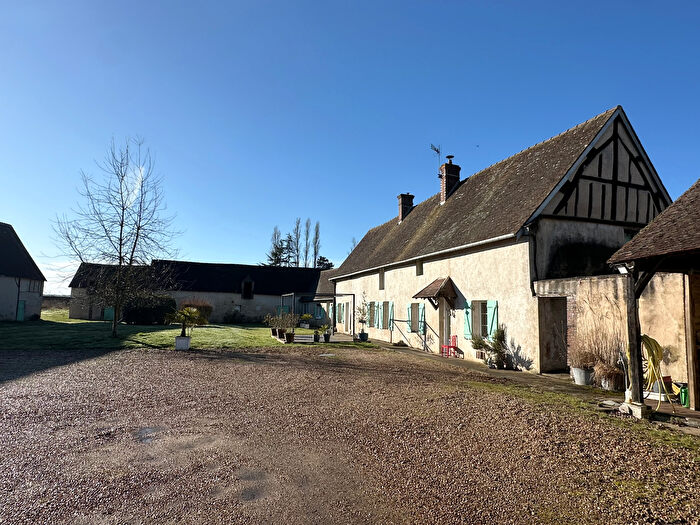 Maison à vendre - Champigny-la-Futelaye - 8 pièces - 5 chambres