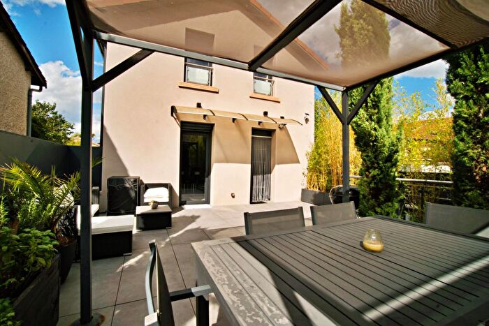 Maison à vendre - Quincieux - 4 pièces - 3 chambres