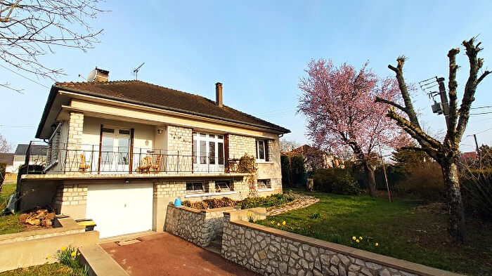 Maison à louer - Beaugency - 4 pièces - 2 chambres