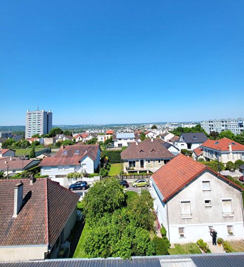 Plateau-Mont Valérien, Rueil-Malmaison : Appartement 3 pièces à louer