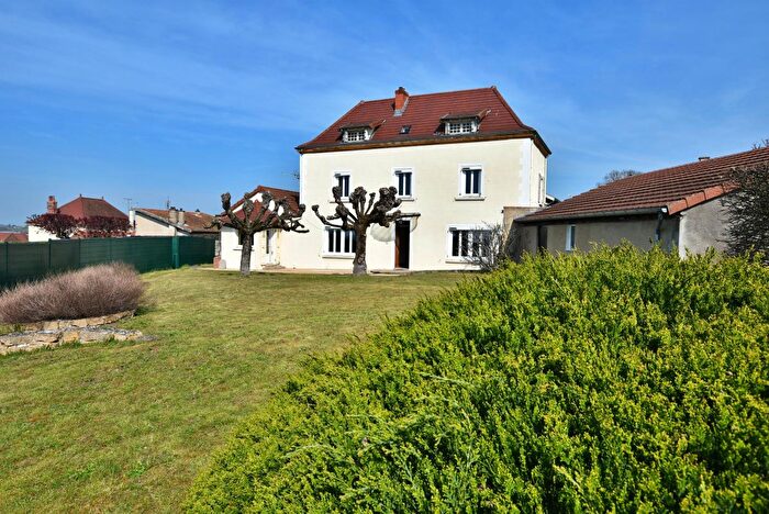 Maison à vendre - Pouilly-sous-Charlieu - 6 pièces - 5 chambres