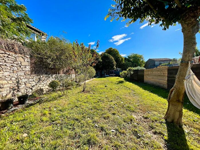 Maison à vendre - Saint-Clément - 5 pièces - 4 chambres