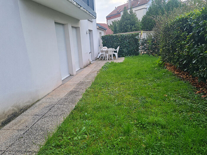 Appartement à louer - Montereau-Fault-Yonne, Ville basse - 2 pièces - 1 chambre