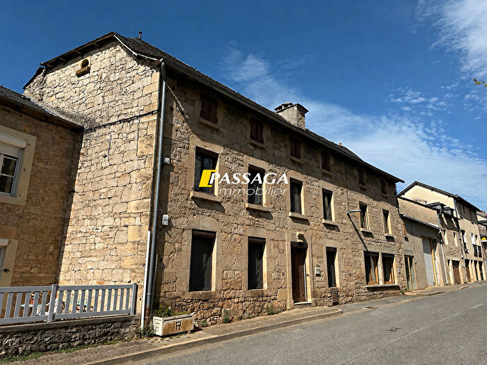 Maison 10 pièces à Recoules-Prévinquières, à vendre