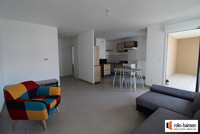 Charpennes-Tonkin, Villeurbanne : Appartement 4 pièces à louer