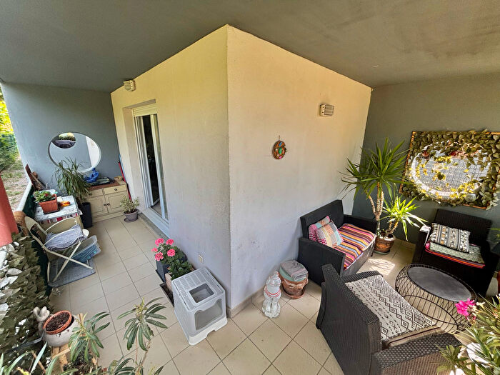 Appartement à vendre - Baho - 3 pièces - 2 chambres