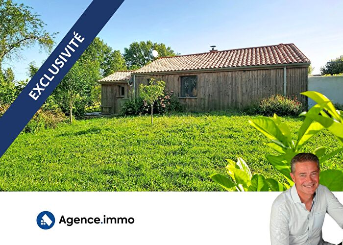 Saint-André-de-Lidon : Maison 3 pièces à vendre