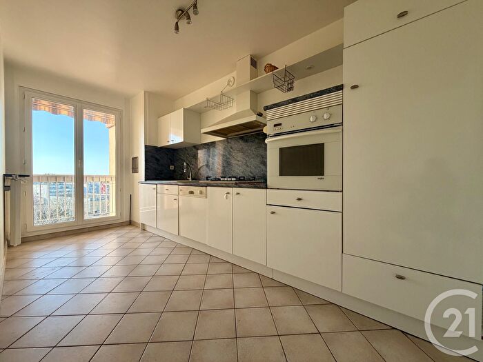 Appartement à louer - Évry, Champtier du Coq - 4 pièces - 2 chambres